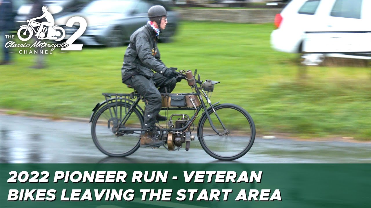 2022 Pioneer Run - veteran motorcycles (up to 1915) leaving start line ...
