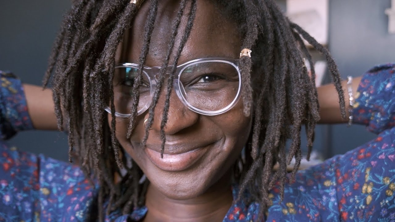 Combining Locs & Maintaining My Edges || Semi Freeform Locs - YouTube