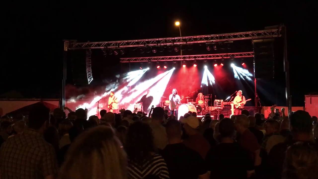 Vic Ferrari Band - Radioactive - YouTube