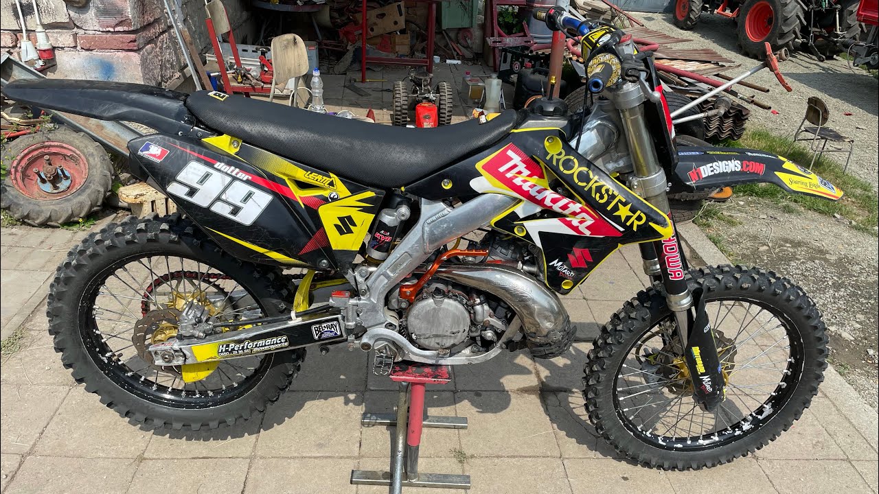 Suzuki RM 300 2 stroke rev limiter FMF Fatty - YouTube