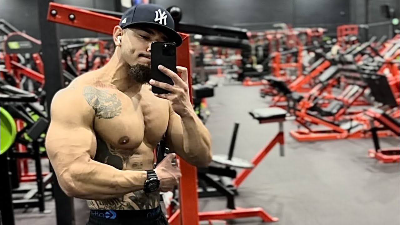 CHEST DAY @SAIYAN STRENGTH GYM VLOG#2 - YouTube
