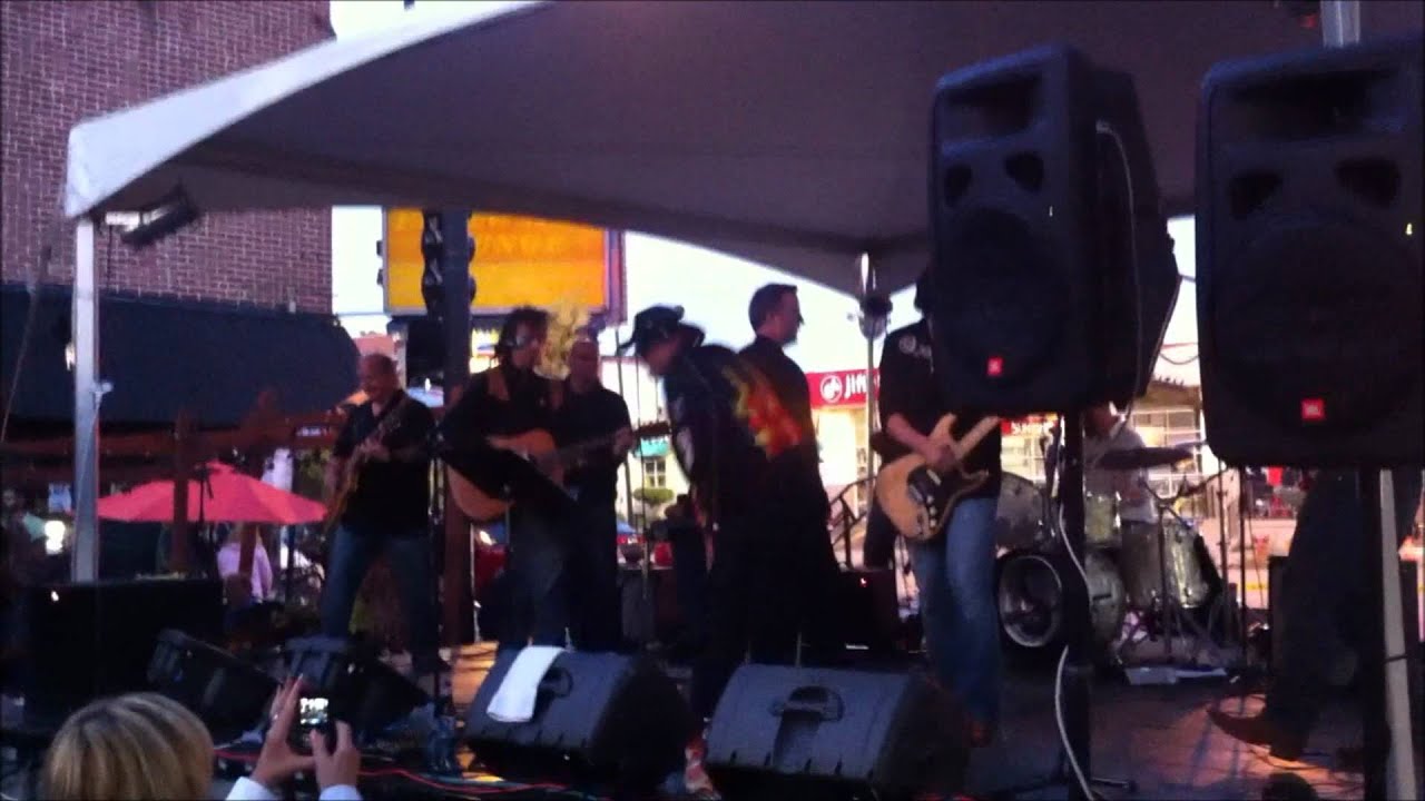 Iggy Yoakum & The Pogo Ponys feat Tracey Dear - YouTube