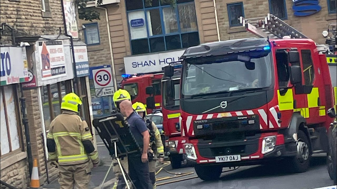 Fifteen fire stations respond to fire in Keighley - YouTube