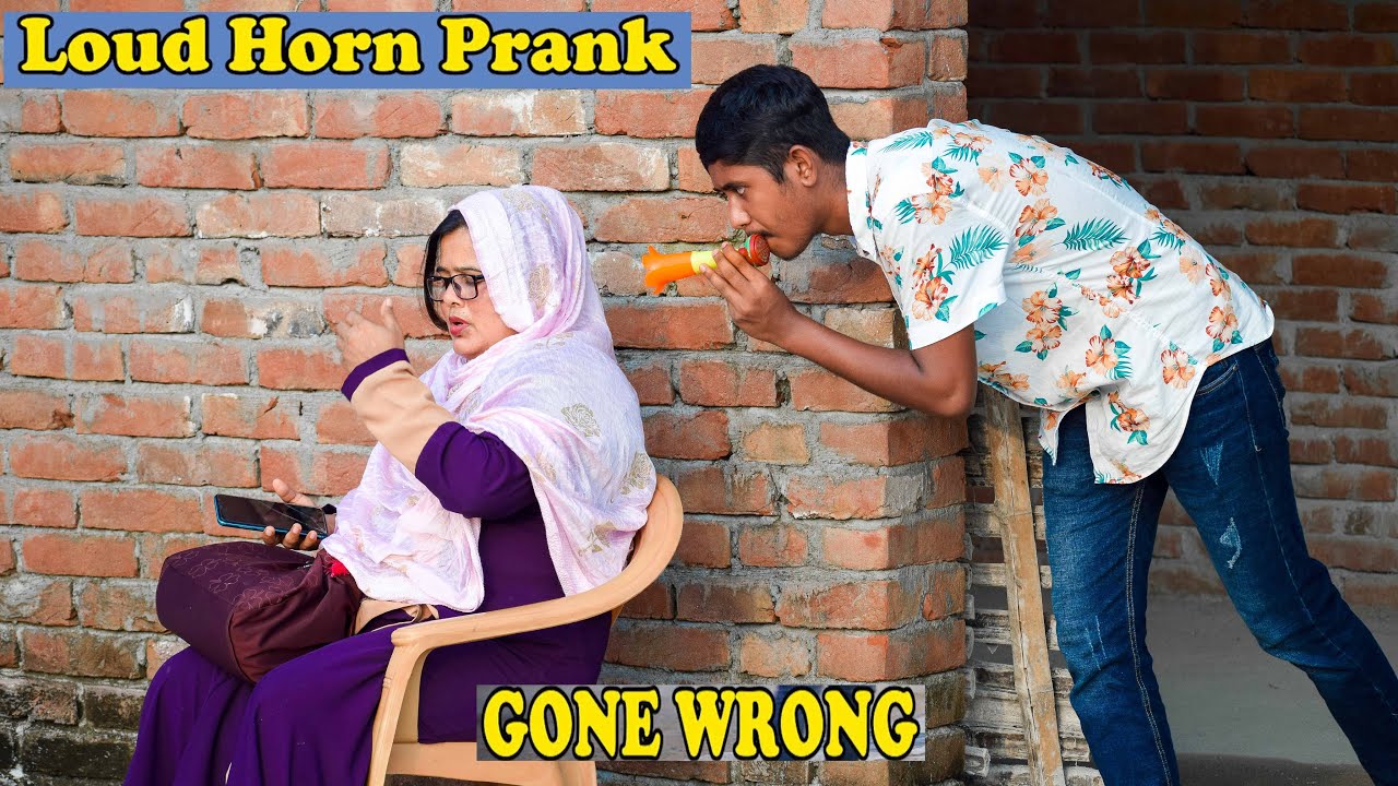 Loud Horn Prank - Best Scary Reactions | Train Horn Pranks in India ...