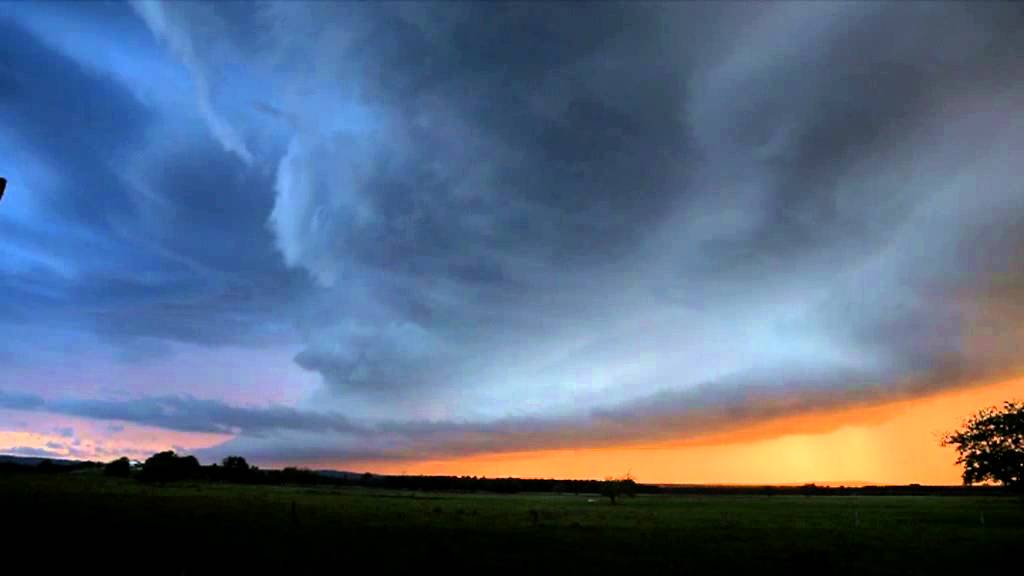Photogenic Nowra storm - YouTube