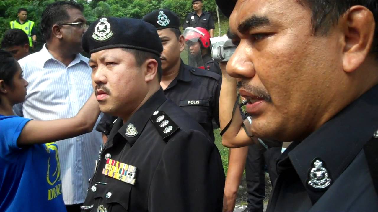 Pak Samad asks police to allow him to submit memo to King on behalf of ...