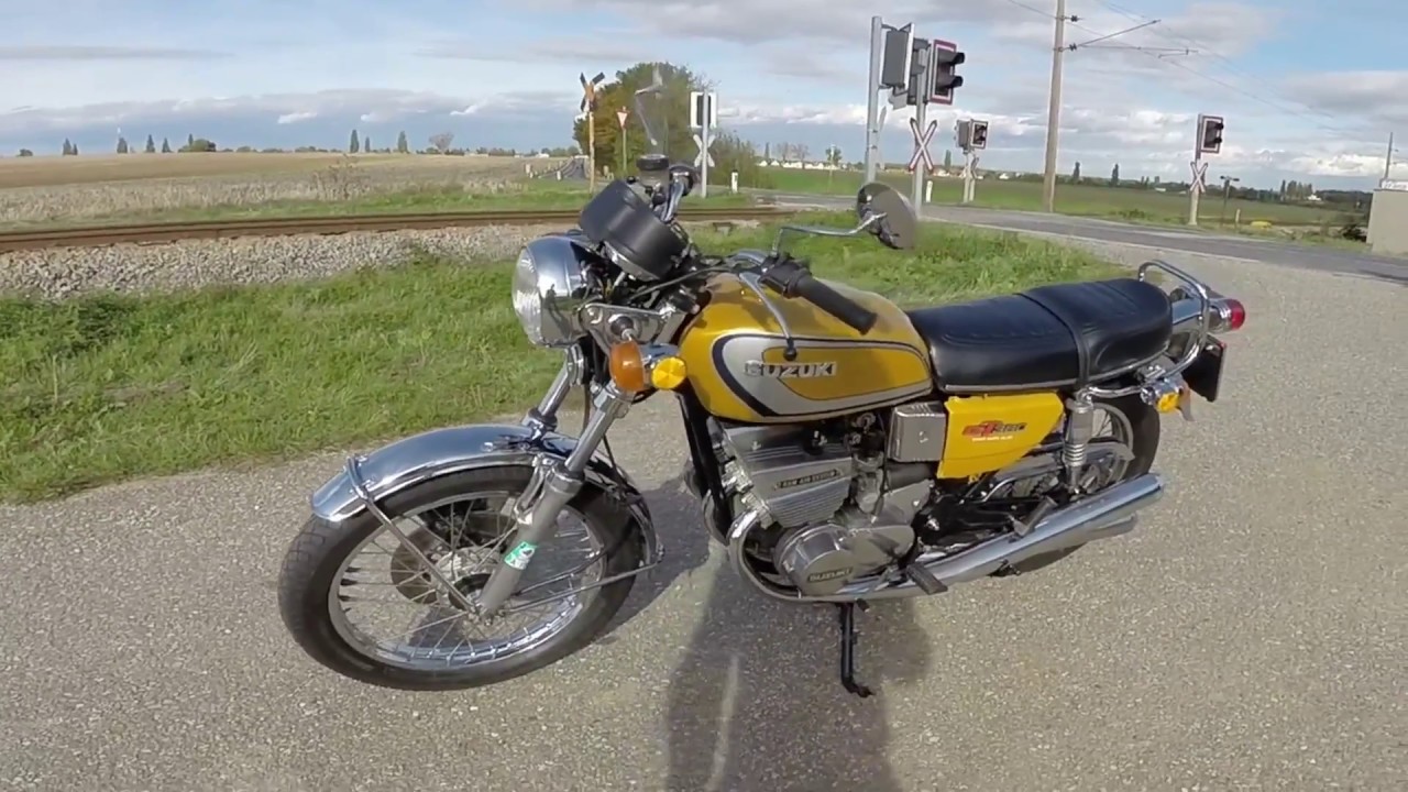 Suzuki GT 380 Bj 1974 + Sound - YouTube