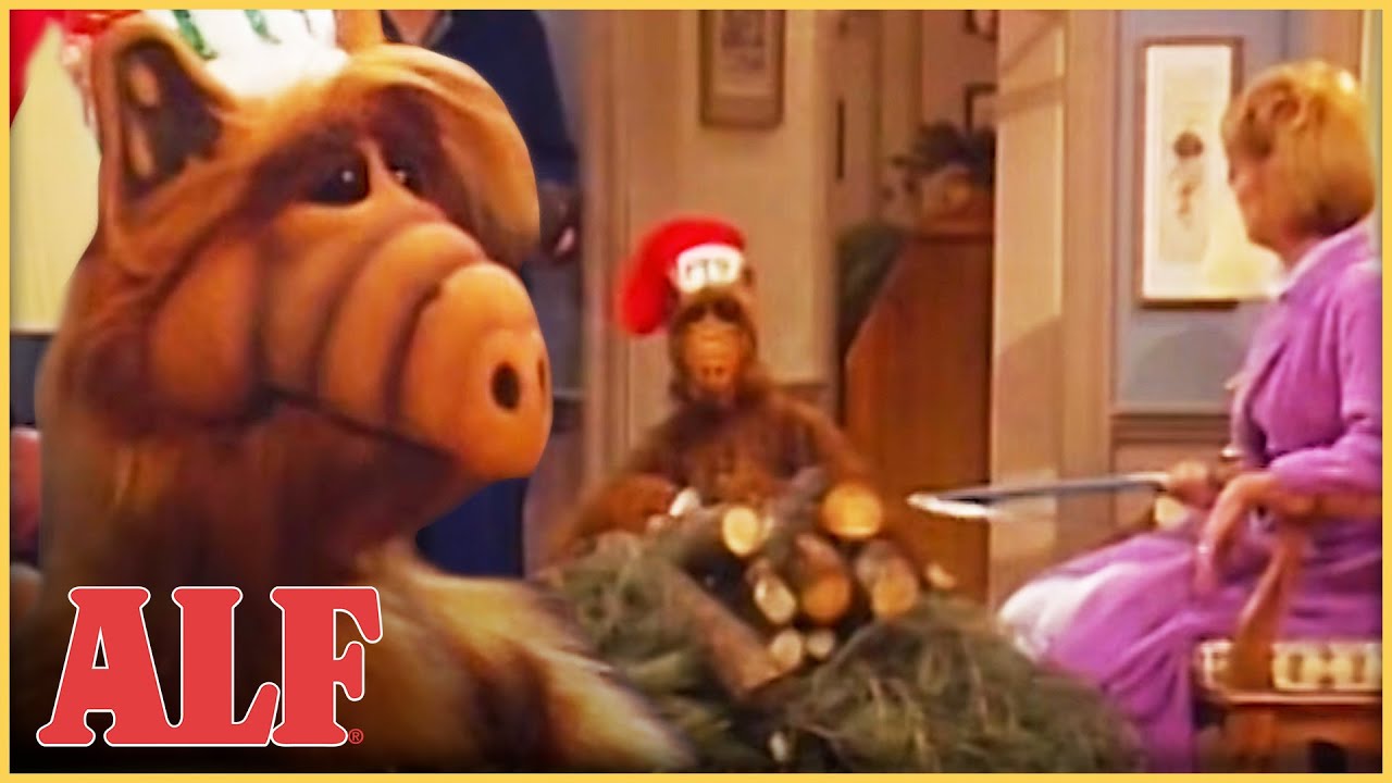 ALF DESTROYS the Tanners' Christmas Tree | ALF | S1 E12 - YouTube