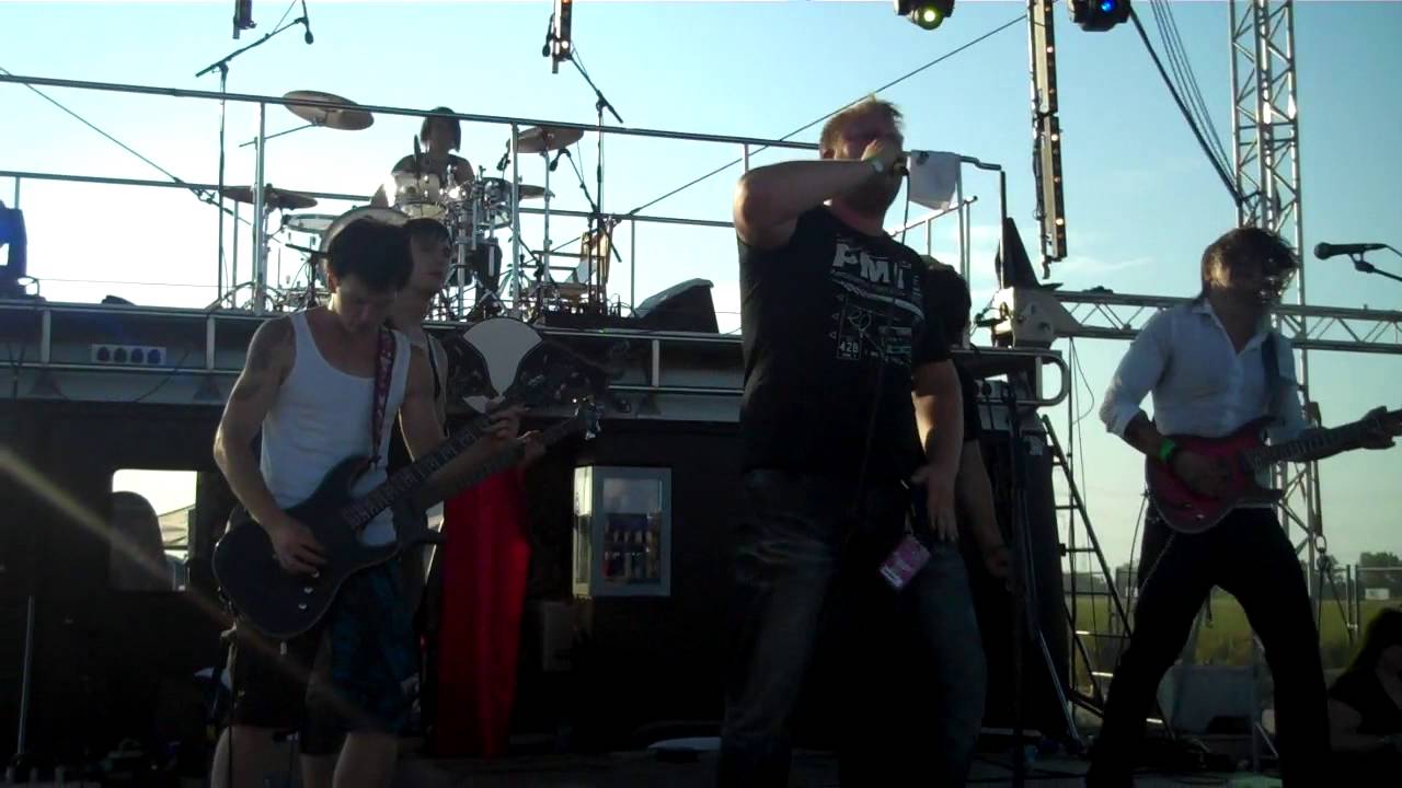 We never Die - Defrage - YouTube