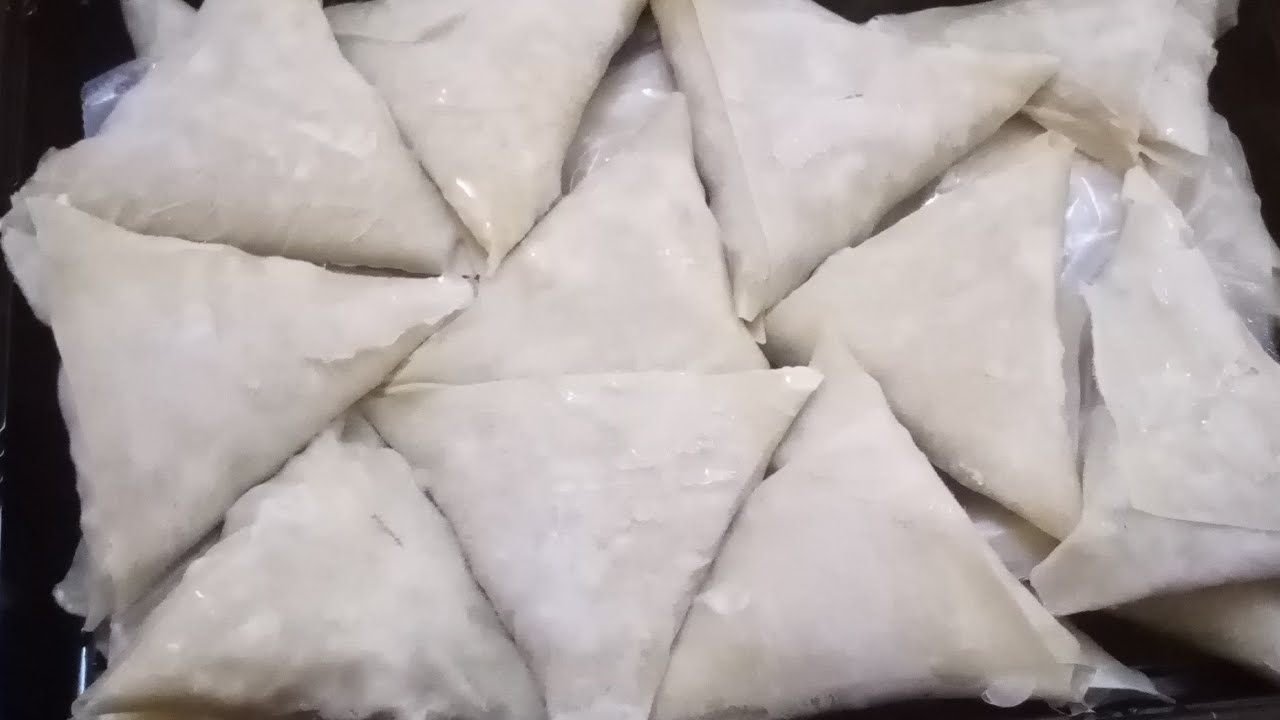 HOW TO MAKE TRIANGLE LUMPIA FOR RAMADAN OFW LIFE - YouTube