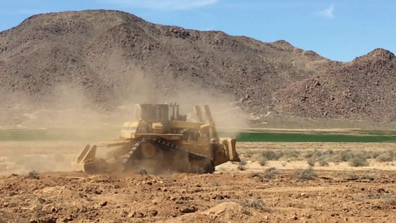 GLF2 - Deep Ripping with a CAT D10 - YouTube