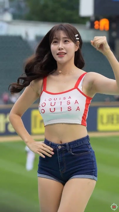 한유섬 응원가 │SSG랜더스 김도아 치어리더 (250624 SSG vs 두산) - YouTube