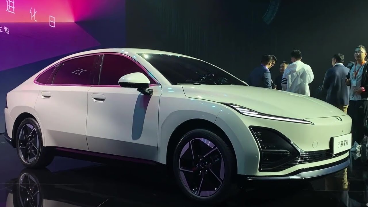 Wuling's First Sedan Released, First Look, New Wuling Starlight PHEV ...