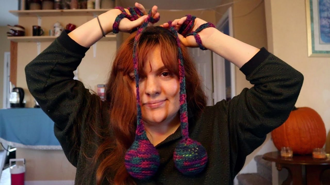 How to Crochet Poi | Easy and Beginner Friendly | Customizable - YouTube
