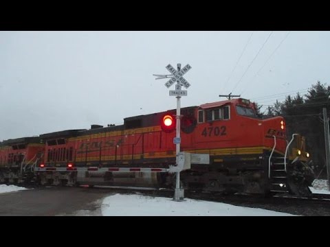 BNSF 4702 East Loaded Grain Train (1-7-2016) - YouTube
