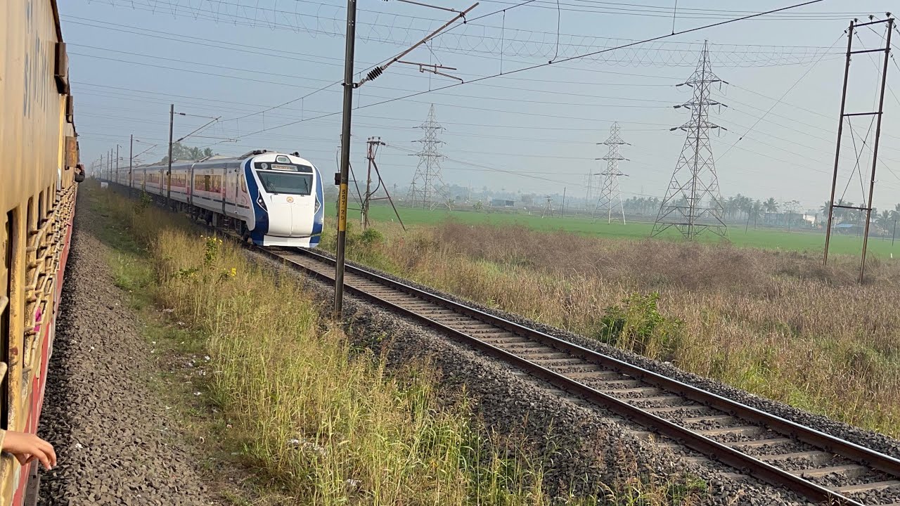 VANDE BHARATH EXPRESS x RATNACHAL SF EXPRESS | NEAR NIDADAVOLU | INDIAN ...