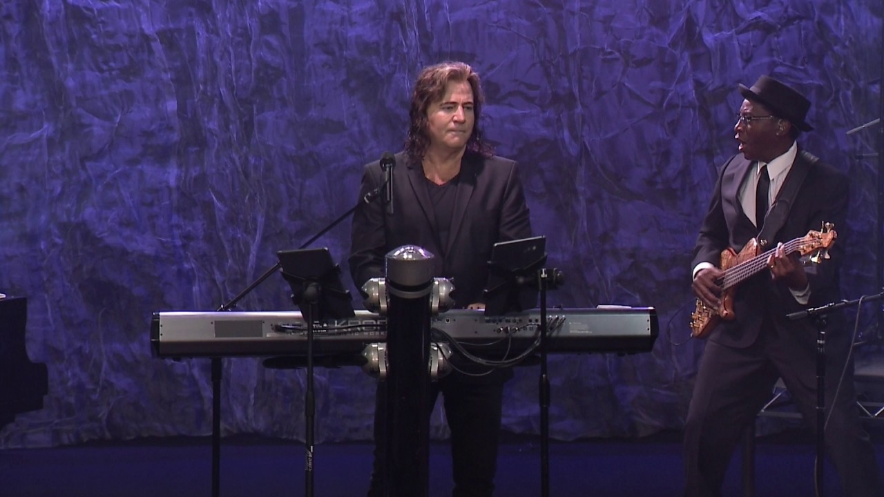 Kim Clement | Time To Make A Change | Live • Performance | - YouTube