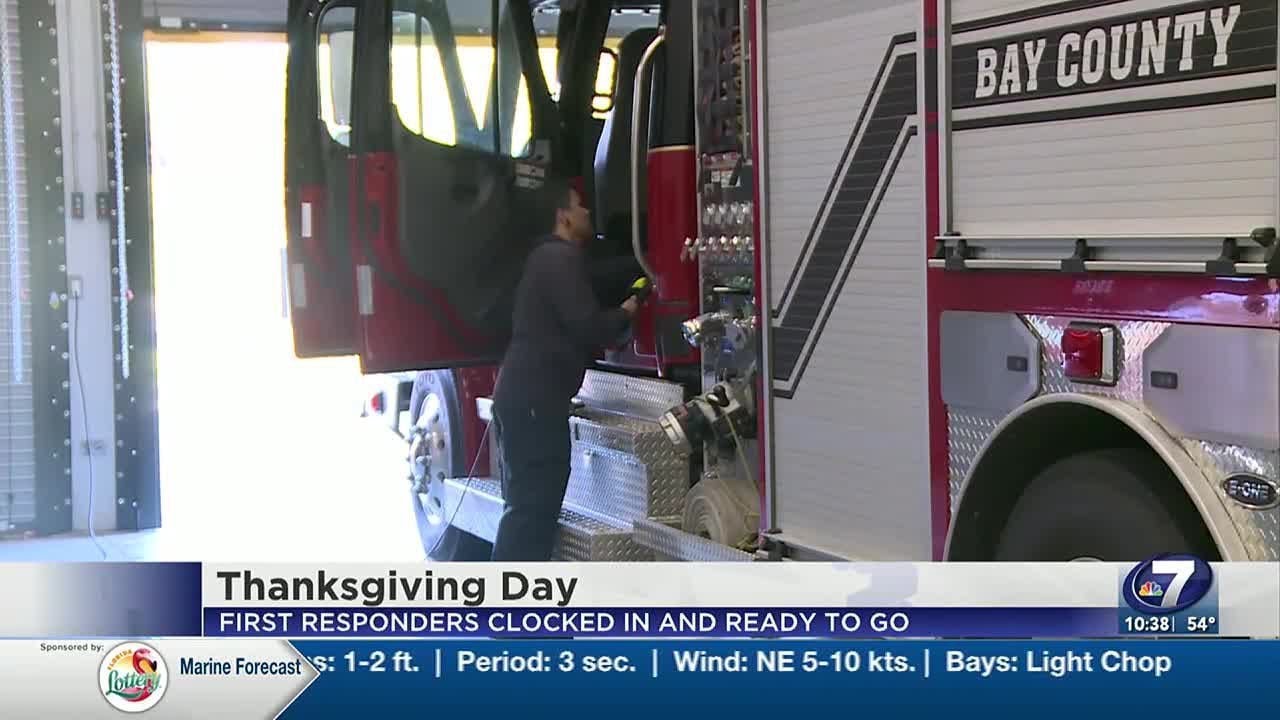 FIRST RESPONDERS ON THANKSGIVING - YouTube