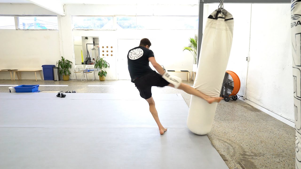 Kaizen Tampa || Dutch style low kick vs Muay Thai low kick - YouTube
