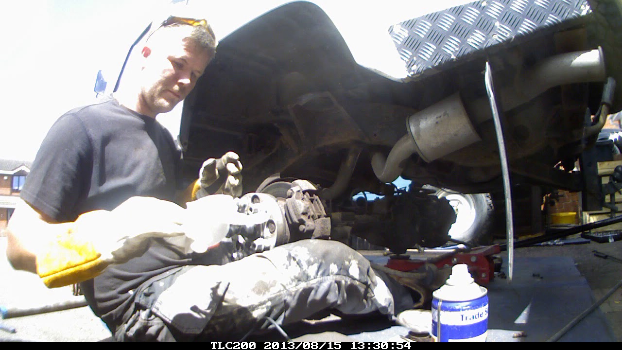 Land rover defender welding 110 TD5 - YouTube