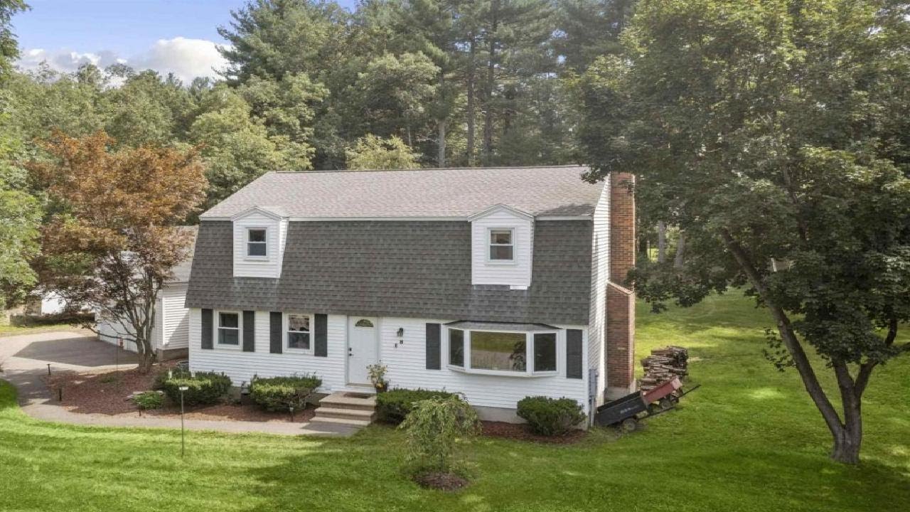 8 Alan Circle, Londonderry, NH Presented by Lisa Major. - YouTube