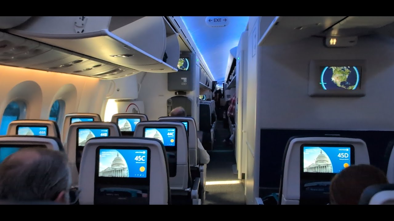 United Domestic First Class on Boeing 787-9 from Los Angeles (LAX) to ...