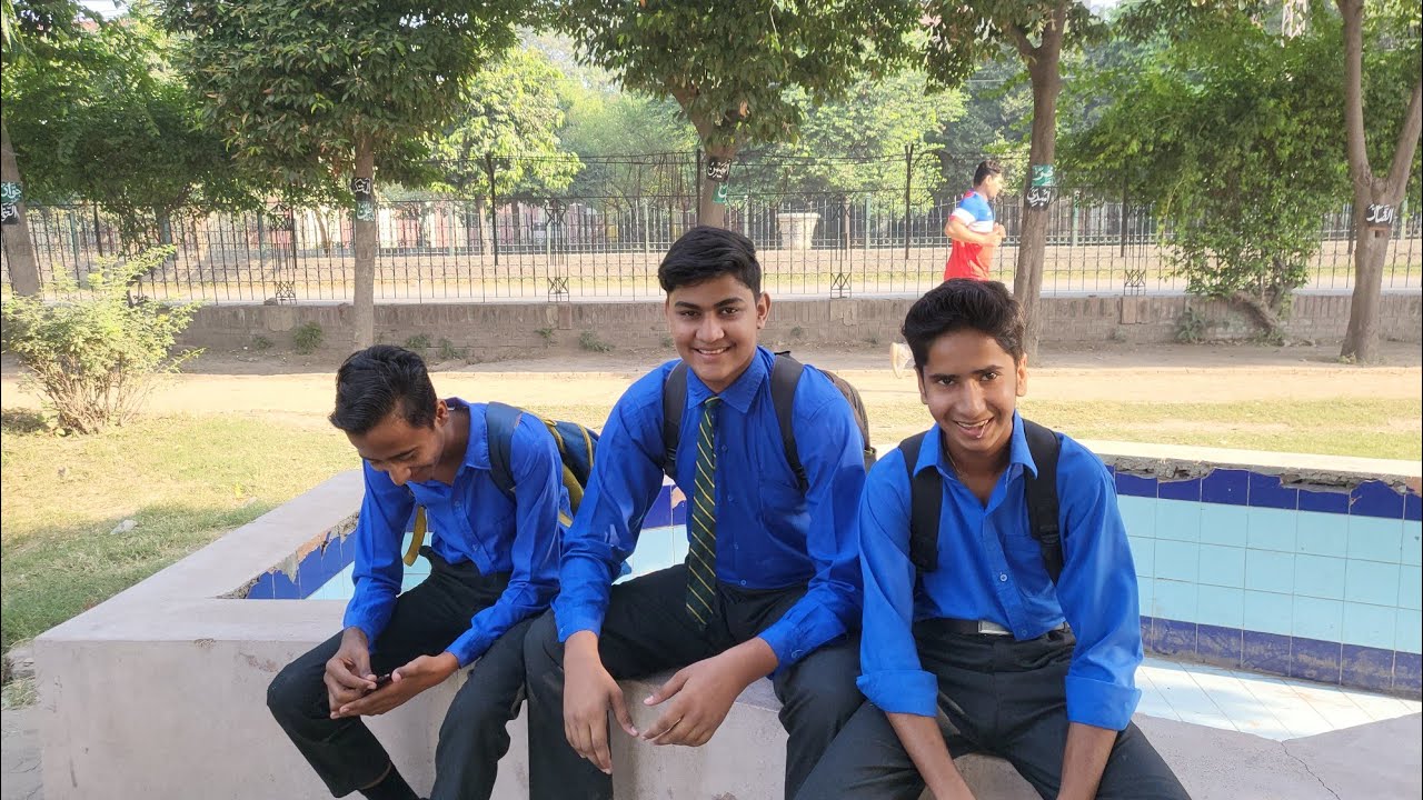 aj pakre 3 bache school se bagey howe - YouTube