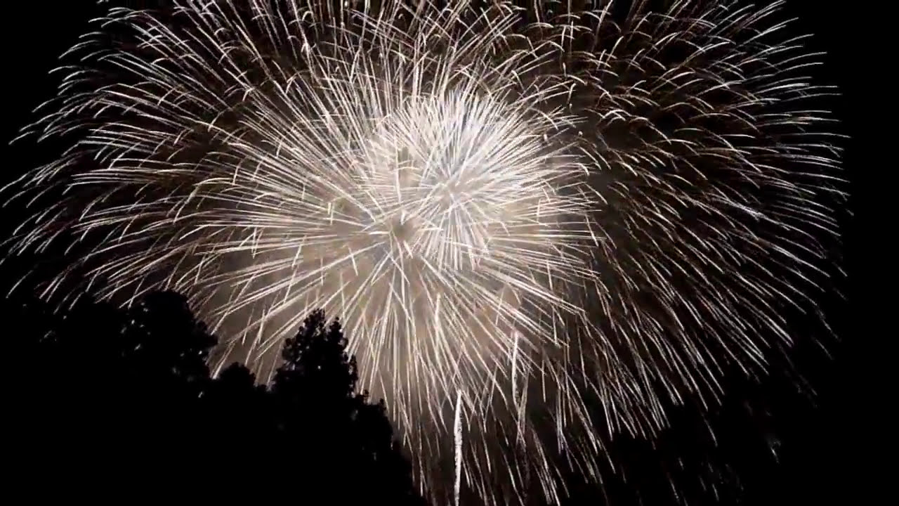 片貝まつり花火大会2012 世界一正四尺玉／正三尺玉 - Fireworks in Katakai - YouTube