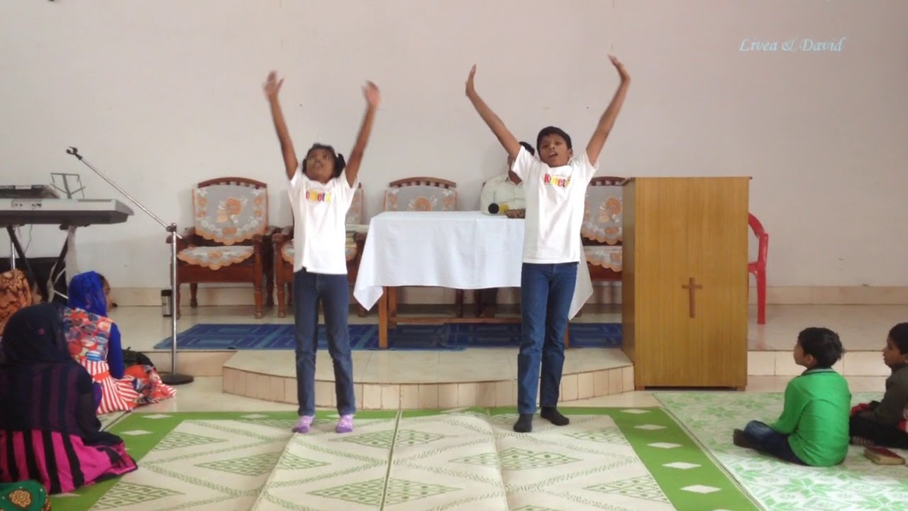 Sing High Sing Low Action song by Davis and Livea - YouTube