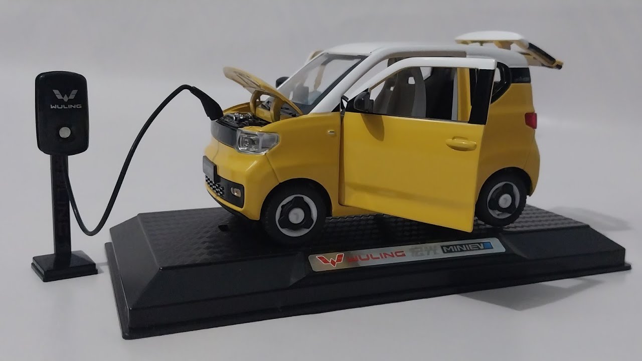 Die-Cast Comparison" Dynamos: Reviewing Escalade Wuling MiNi car - YouTube