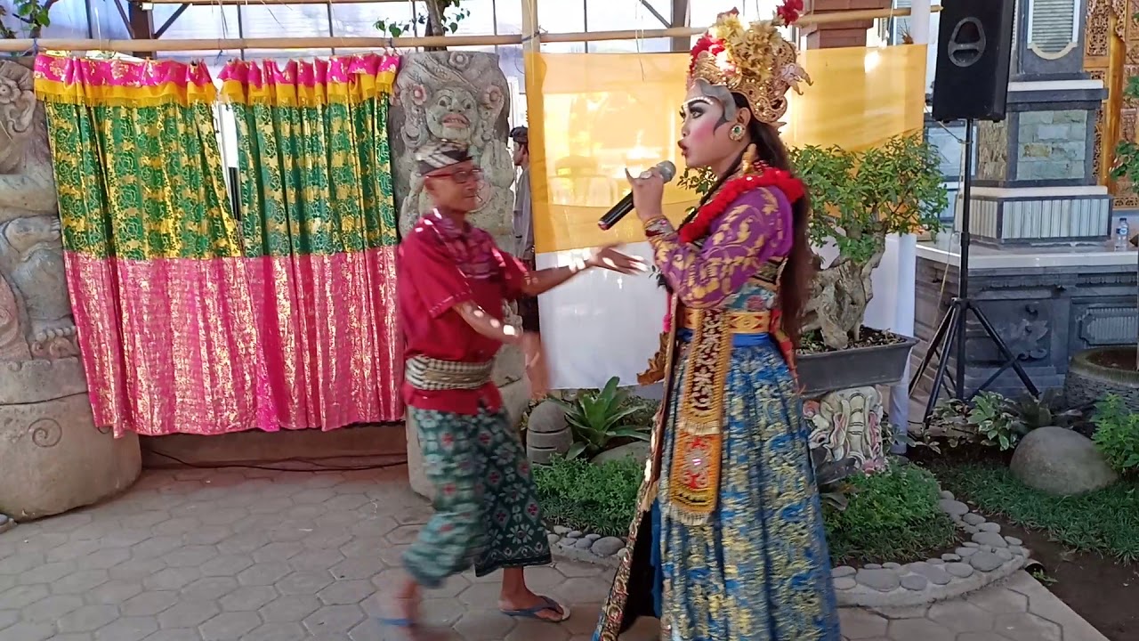 LAWAK BALI AKAH CANGING di canggu - YouTube