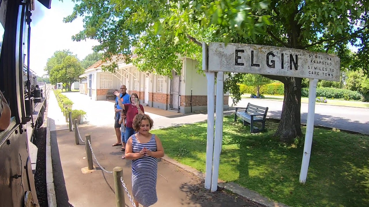 Ceres Rail - Steam locomotive approaching Elgin Railway Market Station ...