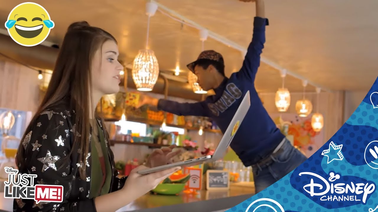 Just Like Me! | Openingsfeest | Disney Channel NL - YouTube