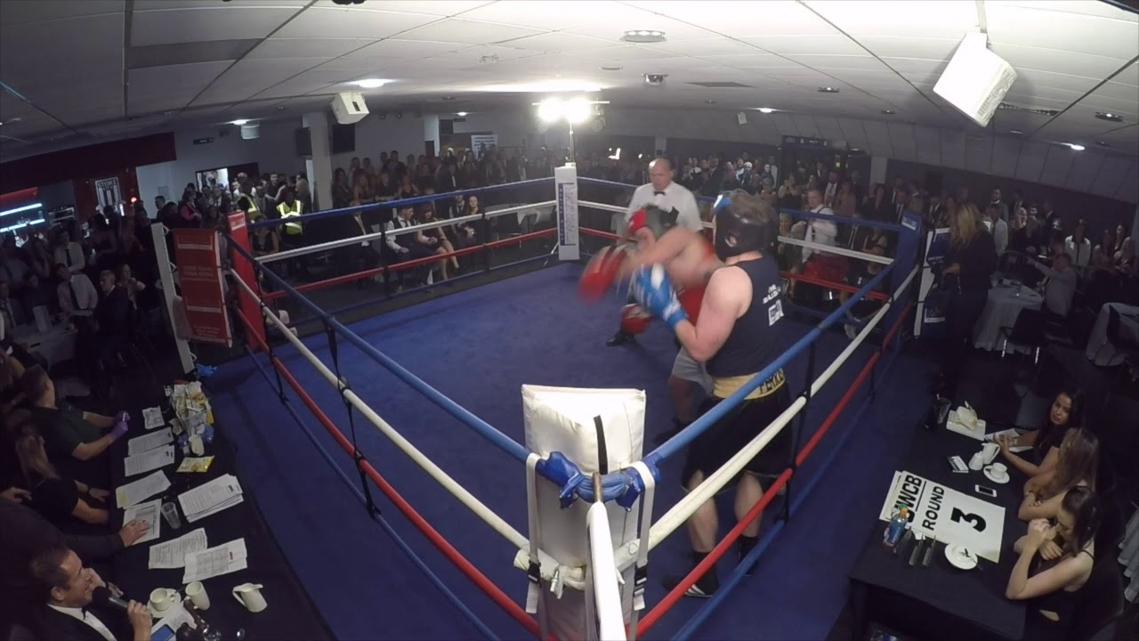 Stoke | Ultra White Collar Boxing | Buckle vs The Bulldog - YouTube