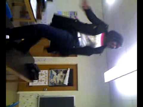 girl falls off table at school - YouTube