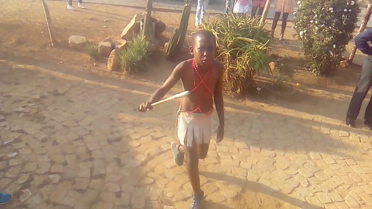 Amandebele(phumla & lungile) - YouTube