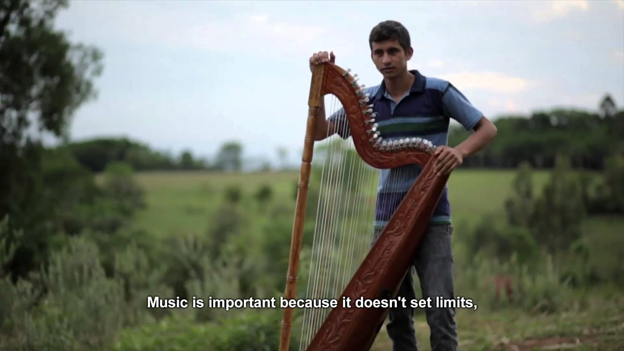 World's largest harp ensemble - Guinness World Records (Paraguay 2013 ...