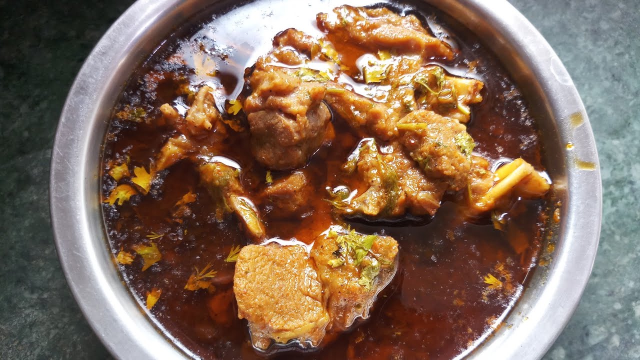 झणझणीत मटण रस्सा || Mutton Rassa || Mutton Curry - YouTube