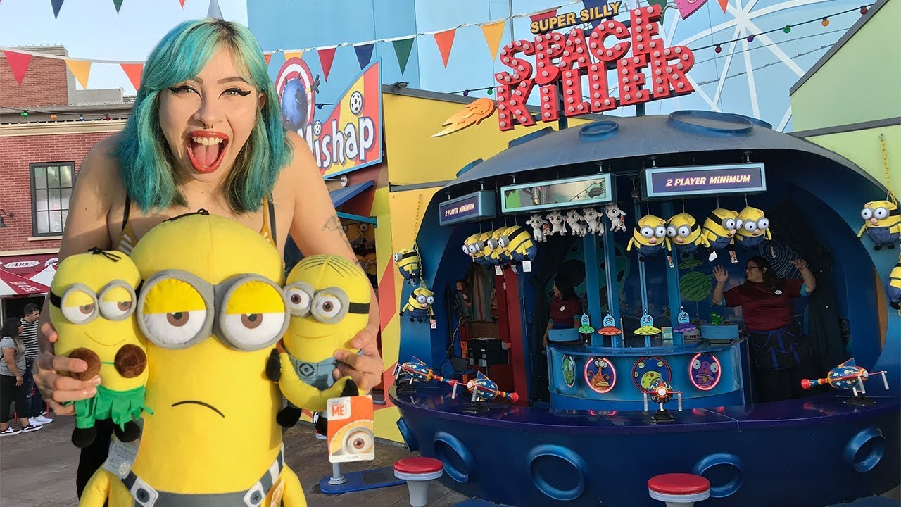 Minion Carnival Game Wins At Universal Studios Hollywood - YouTube