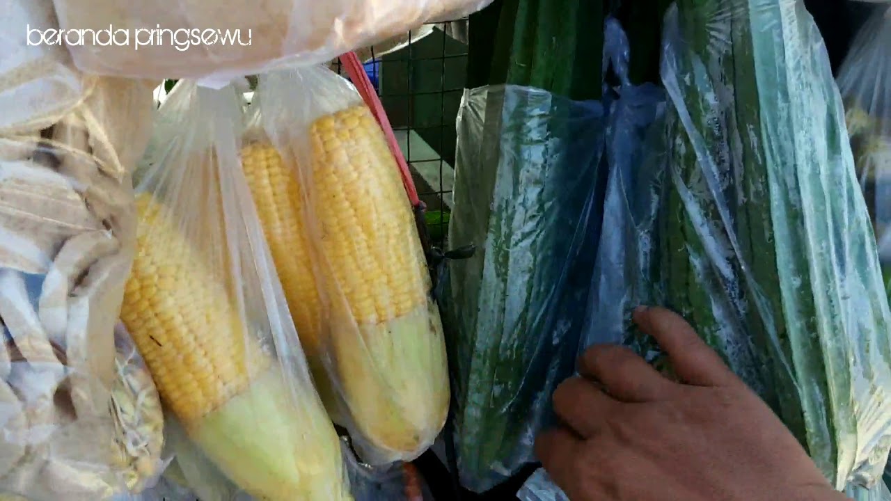 SUKSES BONGKAR ISI DAGANGAN TUKANG SAYUR KELILING - YouTube