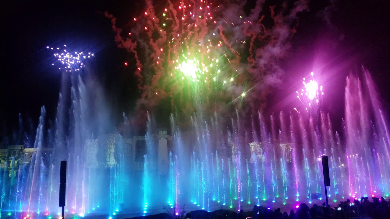 Orlando Florida's Universal water light show - YouTube