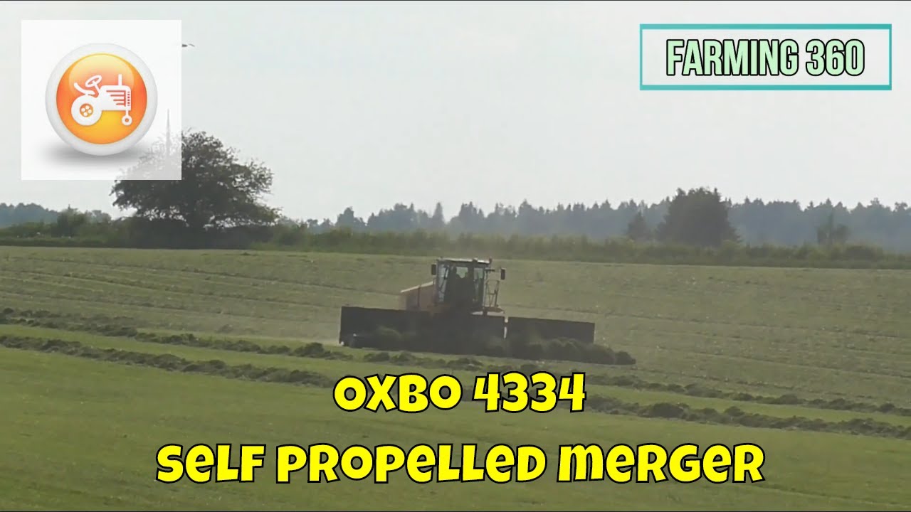 Silage 2019 | Oxbo 4334 self propelled merger - YouTube