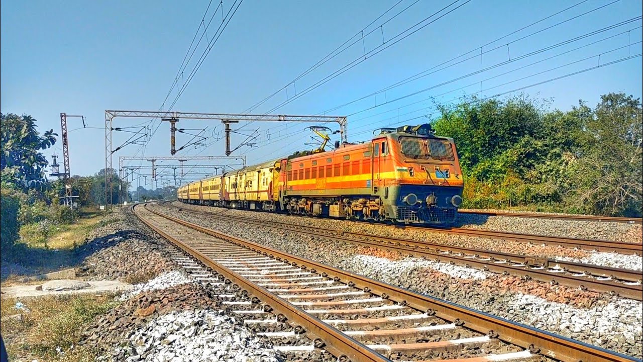 🚄🚄Dust Stormy Red Beast WAP-4 Loco Led Kalka-Howrah Netaji Express ...