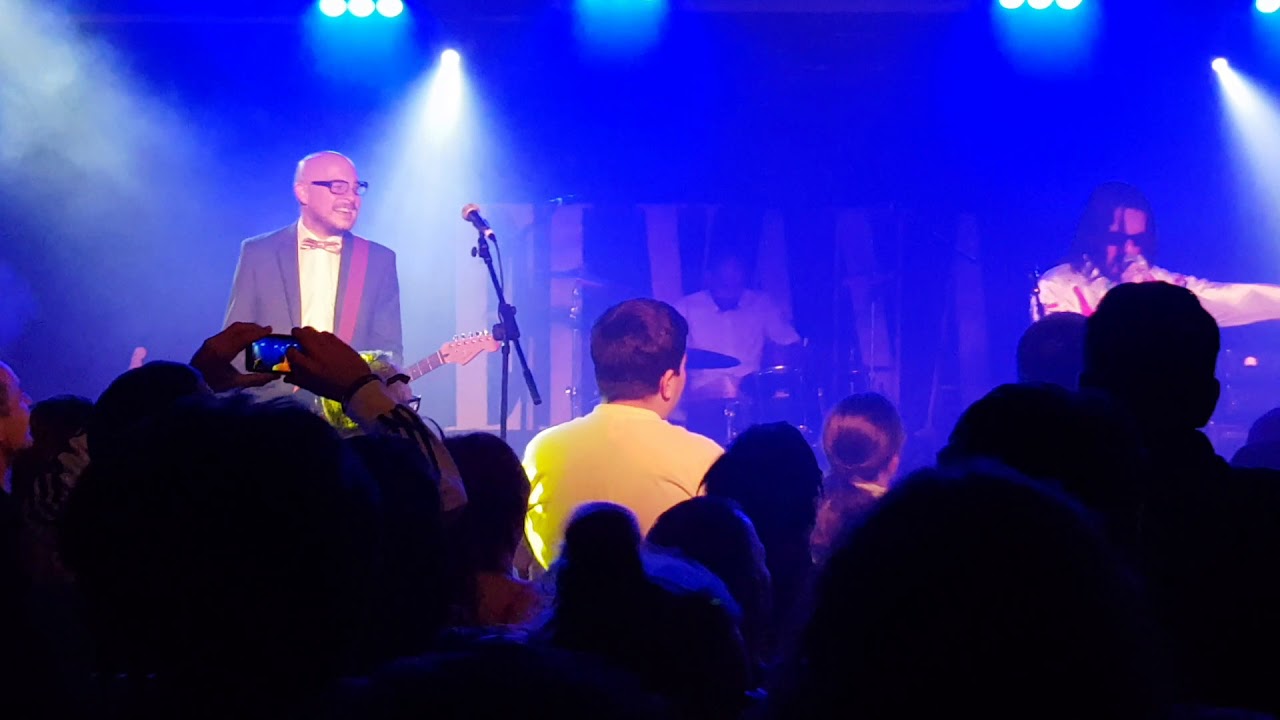 Elvana: Elvis fronted Nirvana tribute live at o2 ABC Glasgow - YouTube