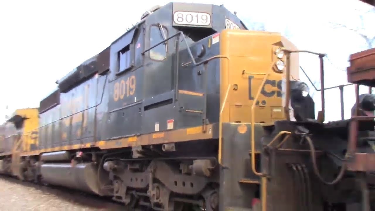 An ex L&N SD40-2 trailing on Q372 - YouTube