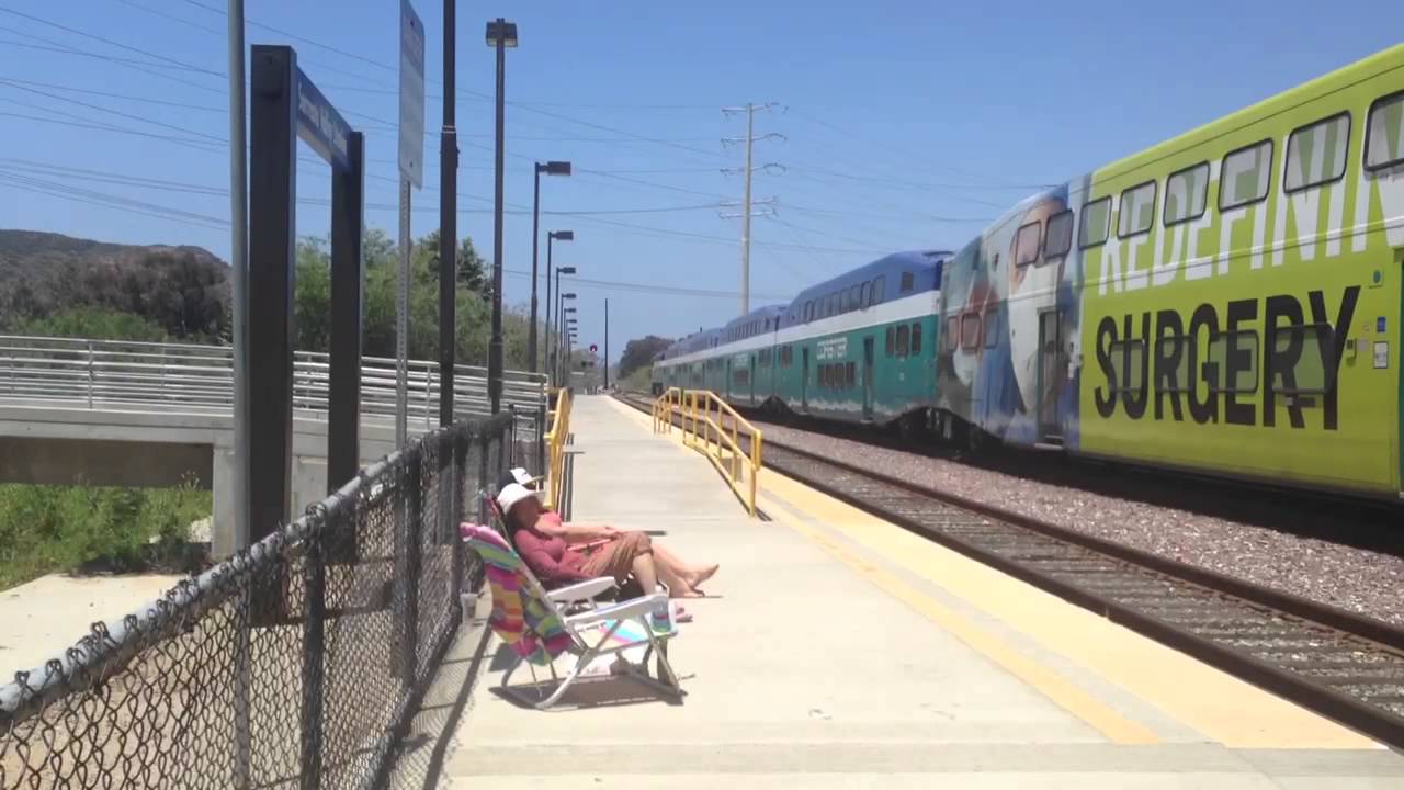 F40PH-2C #2101 leads Coaster thru Sorrento Valley 5/19/13 - YouTube