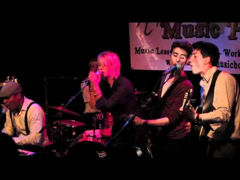 Alexz Johnson | Show Vlog & Gonna Get It at Maxwells