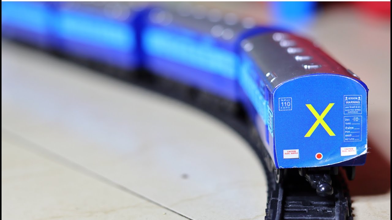 🙂🙂Truly amazing journey of Model Train Set featuring WDP Engine of ...