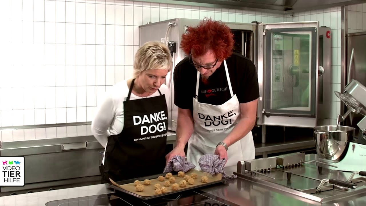 Hundeleckerlis vegan mit Biggi Lechtermann und Stefan Opgen Rhein - YouTube