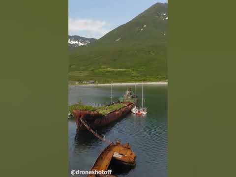 Бухта с затопленными баржами, Камчатка - YouTube